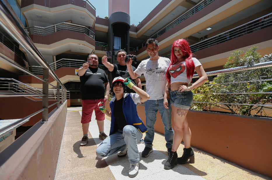 Centro comercial arenales: horario de atención de tiendas kpop, anime ...