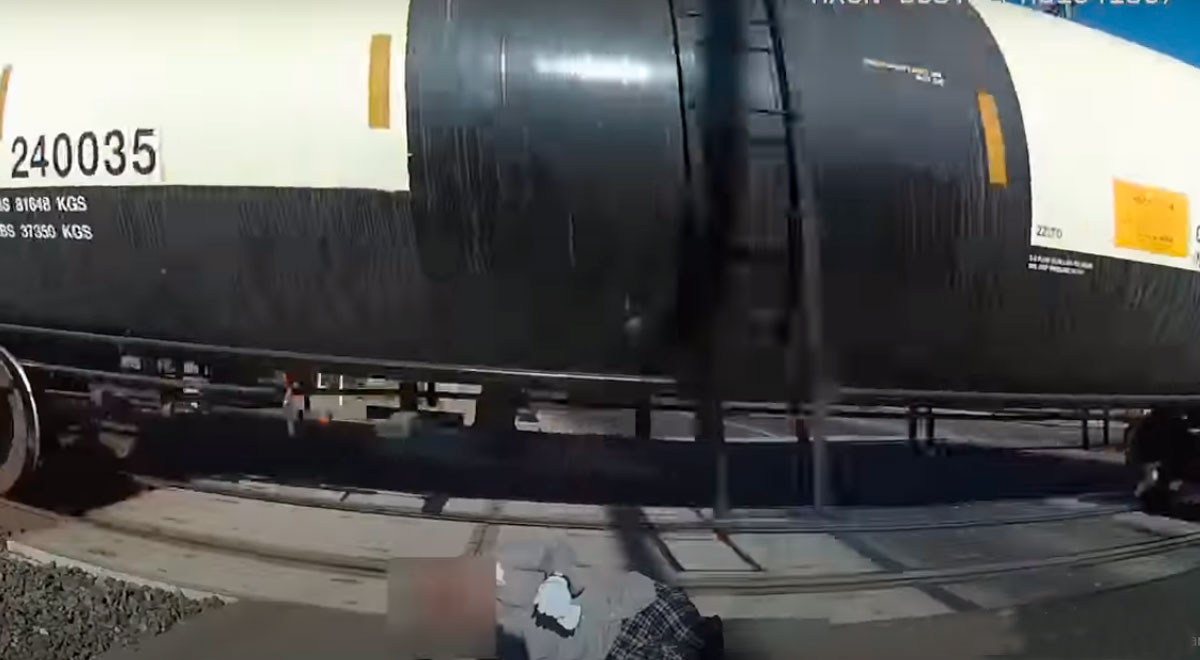 YouTube viral: Mujer policía salvó la vida de un anciano con ...