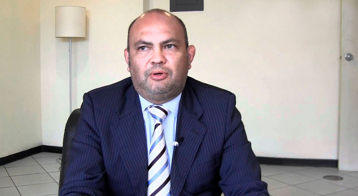 Martín Vizcarra vacancia: abogado Roberto Pereira Chumbe defenderá al ...