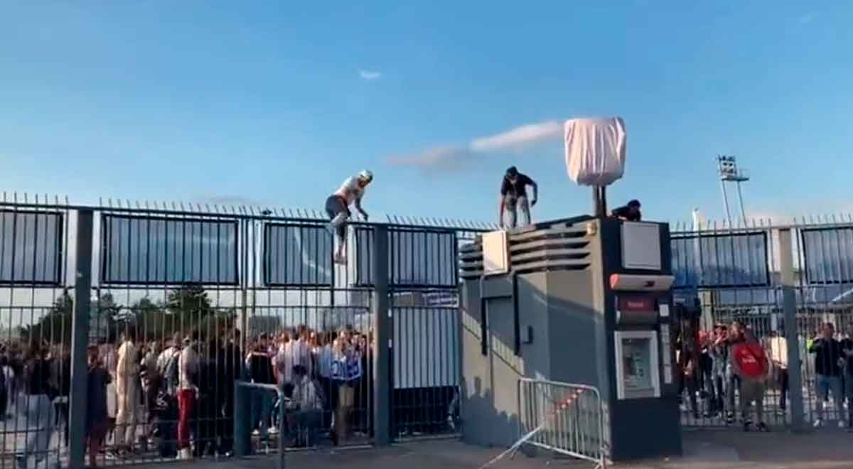 Escándalo en la final de Champions League: hooligans del Liverpool ...