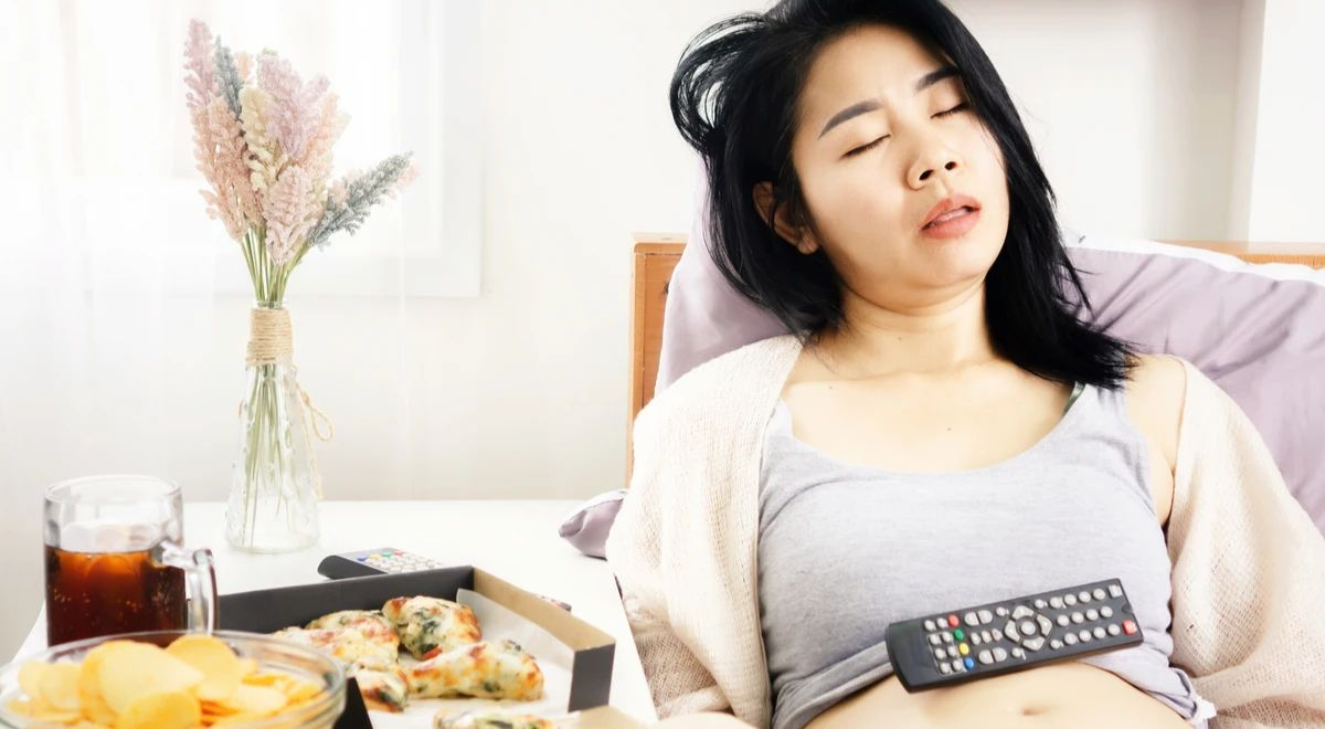 ¿Por qué nos da sueño después de comer y cómo evitarlo? | El Popular