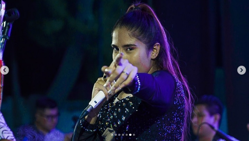 Azucena Calvay presenta su primer videoclip como solista y usuarios ...