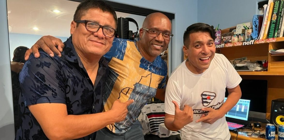 Clavito y su chela no se da por vencido en Estados Unidos y sorprende ...