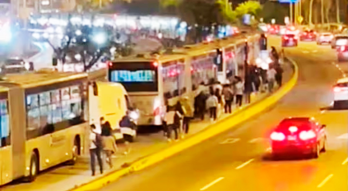 Lima - Metropolitano: Pasajeros caminaron la Vía Expresa por el cambio ...