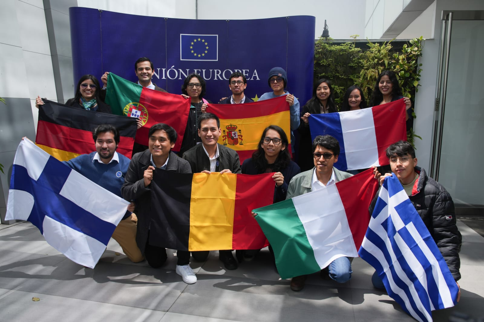 Peruanos jóvenes accederán a estudios en Europa con la beca Erasmus ...