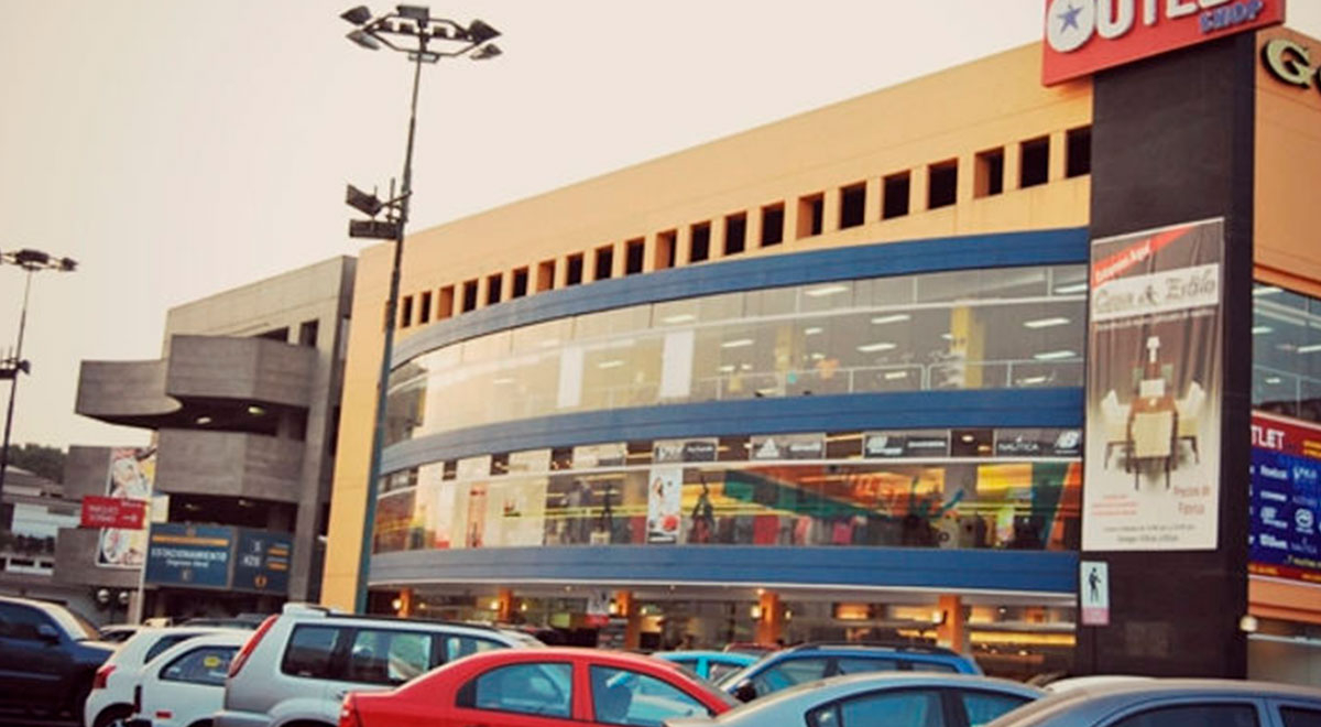 El único centro comercial de Lima que luce desolado y que el 90% de sus ...