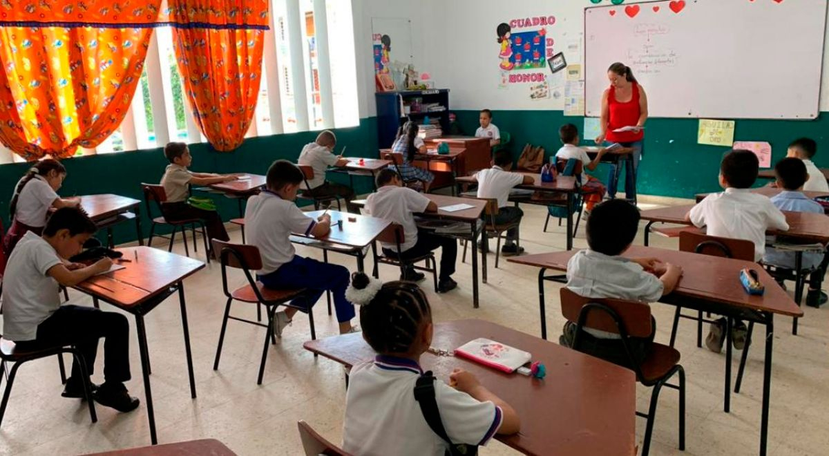 ¿Se suspenden las clases escolares este lunes 24 de noviembre a nivel ...