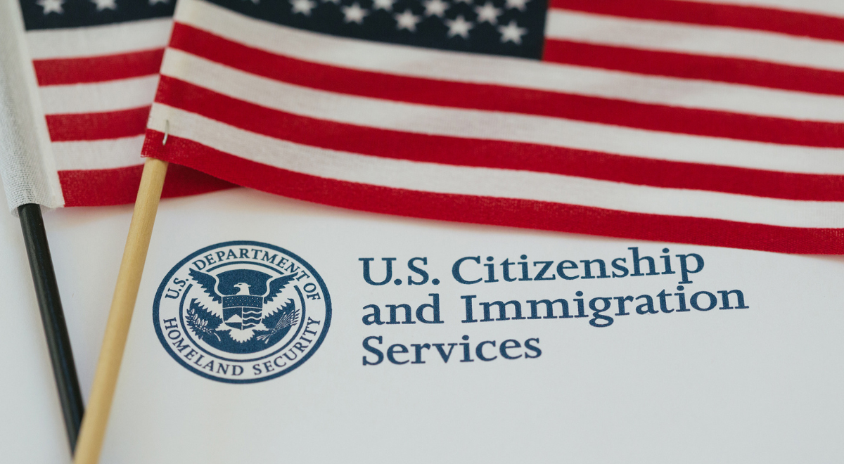 USCIS confirma los únicos documentos válidos para renovar el permiso de ...