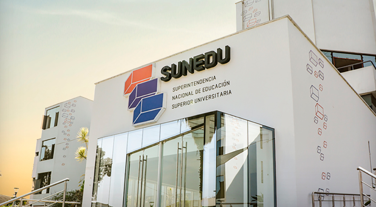 Histórico | Reconocida universidad peruana con más de 35 años de ...